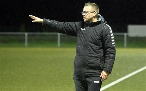 Trainer Daniel Beine Macht Bei Viktoria Goch Weiter