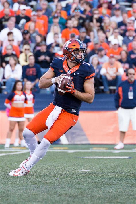 Smith Names Crouch Starting Quarterback The Daily Illini