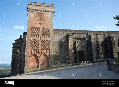 Nuestra Señora del Mayor Dolor iglesia siglo 13 15th y la torre