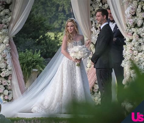 Tara Lipinski Wedding Pics Her Dress Vows Ring And More Us Weekly