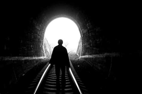 Viajar leyendo críticas express El Túnel 1948 una novela de