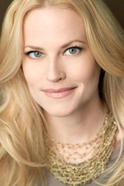 Dorie Barton About Entertainmentie