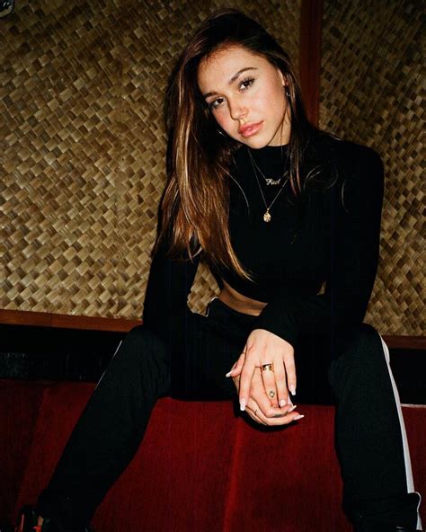 Alexis Ren Alexis RenÃ Glabach Zazzybabes com