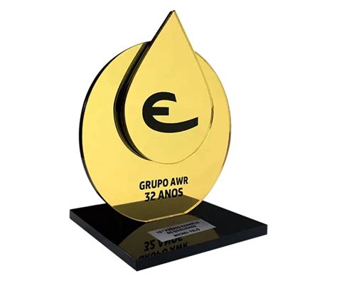 Troféu de acrílico espelhado personalizado Anholeto