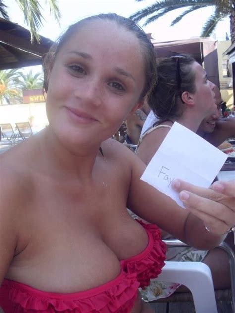 Cleavage And Downblouse Tumblr Blog Gallery