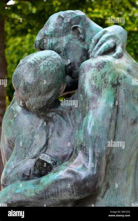 The Kiss Marble Sculpture By Rodin Outside The Musee De Lorangerie
