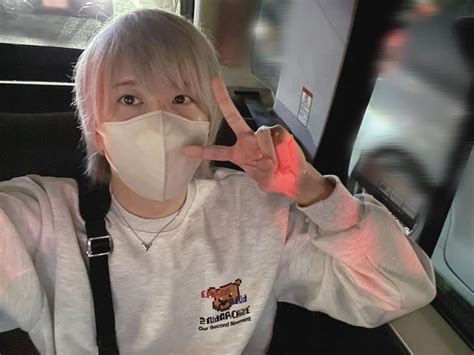 からつけあっきぃさんのインスタグラム写真 からつけあっきぃinstagram「5年ぶりのハイトーン明るすぎて電気買わなくて済む から