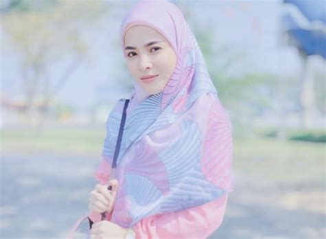 7 Hot Sexy Ardell Aryana Bikini Pics