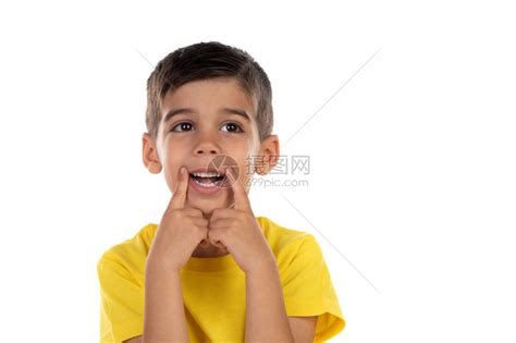 笑的小孩用他的嘴取笑孤立高清图片下载 正版图片503682798 摄图网