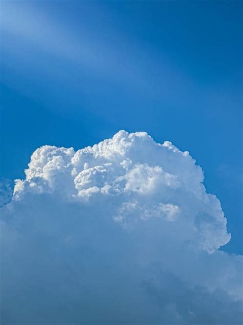 푸른 하늘의 극적인 적운 · 무료 스톡 사진