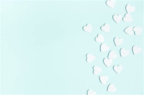발렌타인 데이 배경 파스텔 블루 바탕에 화이트 마음입니다 발렌타인 데이 개념입니다 평면 위치 최고 보기 복사 공간 개념에 대한