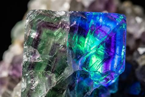 Fluorescent Fluorite Uv Light Effects And Properties Guide