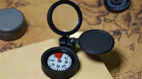 Loki Nav Lightweight Edc Compass Durable And Built For Survival Geeky
