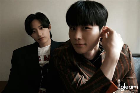 작별🌌 On Twitter 이 사진 대박 건달인 척 하는 변호사 Or 형사같다 위장수사 하는 것 같음 승규가 형사고
