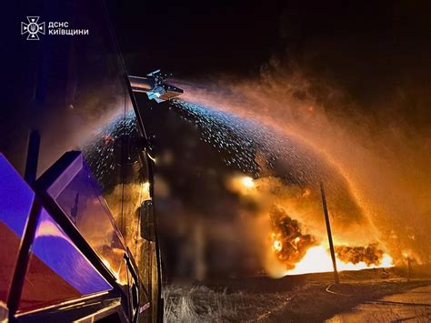 Нічна атака дронів ДСНС показала наслідки удару на Київщині Київ Vgorode Ua