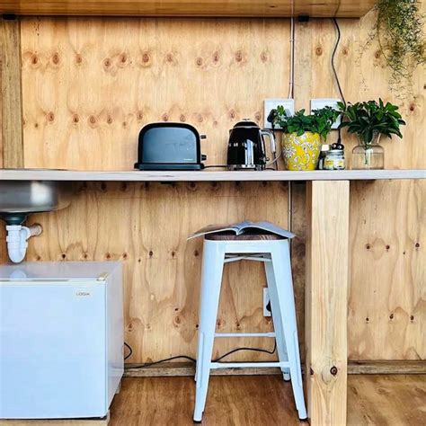 Beresheet The Bachelor Lekkeslaap