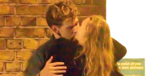 Are Lily Rose Depp And Austin Butler Dating Popsugar Celebrity