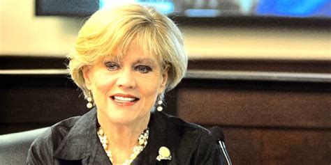 Jennifer Decker Told Naacp Her White Dad Was A Slave Comic Sands