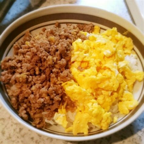 二色丼用の甘辛い豚そぼろ By みのすけgo 【クックパッド】 簡単おいしいみんなのレシピが396万品