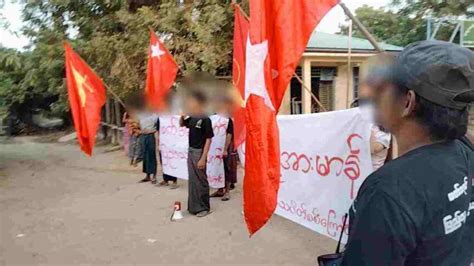 ယင်းမာပင်တွင် သပိတ်စစ်ကြောင်း ၂ ခု ပေါင်း၍ စစ်အာဏာရှင်ကျရှုံးရေး ဆန္ဒပ