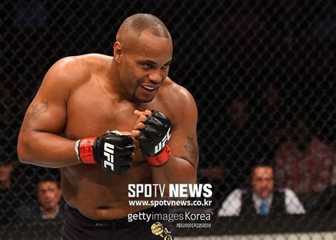 Ufc 코미어 브록 레스너와 싸우고 은퇴했으면