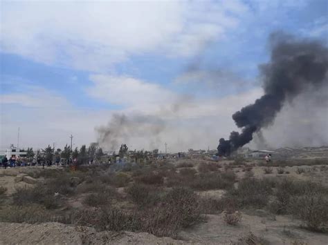 Caos y descontrol en la toma del Aeropuerto de Arequipa Videos y fotos de la violenta irrupción