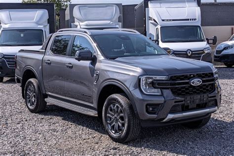 Porównanie Toyota Hilux 2024 Vs Ford Ranger 2024