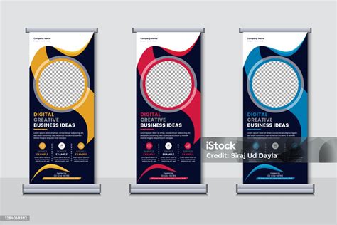Agen Bisnis Kreatif Berdiri Menggulung Desain Banner Untuk Bisnis Anda