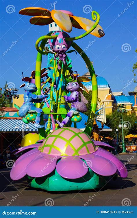 Desfile De Disney Pixar Vida De Los Insectos Imagen De Archivo