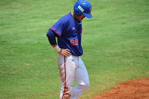分享 歷史上的今天─王正棠漏接 台灣爆冷輸 Baseball板 Disp Bbs