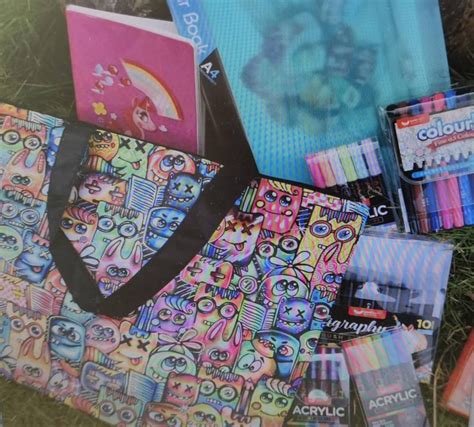 Doddle Personalised Colouring Bag Hobbies And Toys Stationery And Craft