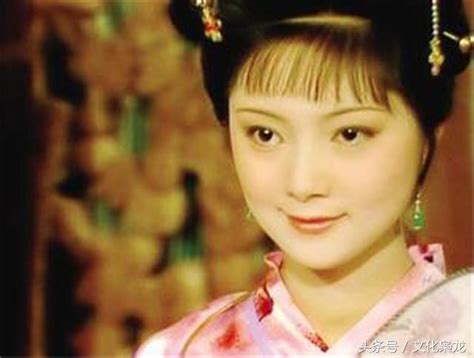 薛寶釵身上與其年齡極不相稱的成熟是其不被人喜愛的根本原因 每日頭條