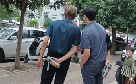二十多岁了，就不要穿得像个小孩子一样了哔哩哔哩bilibili