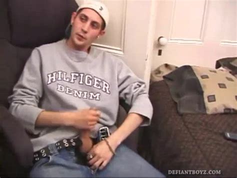 Amateur Aaron Michaels Gets Off In A Solo Session