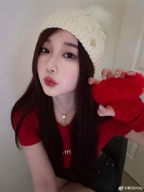 前lpl英文流解说kitty晒照：for The Holidays