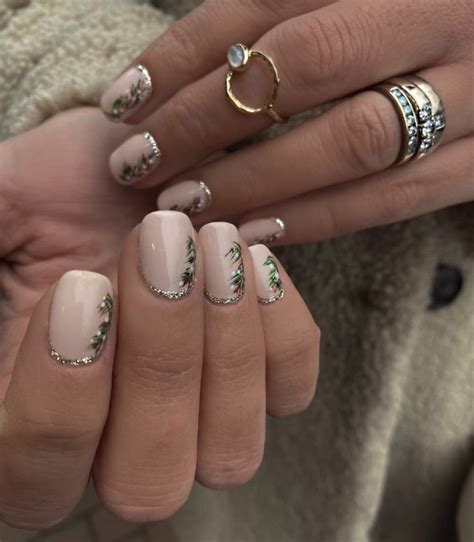Get Kiss Ready With These 45 Mistletoe Nail Designs Ideas And Inspiration
