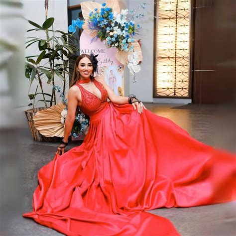 𝐖𝐢𝐧𝐝𝐚 𝐒𝐞𝐭𝐲𝐚𝐰𝐚𝐭𝐢 𝐖𝐢𝐥𝐥𝐞𝐦𝐬𝐞𝐧👸 Winda Willemsen • Threads Say More