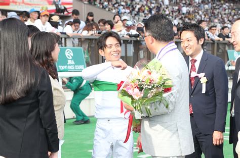 伏兵ロジャーバローズが世代の頂点に 日本ダービー Moment日刊ゲンダイ