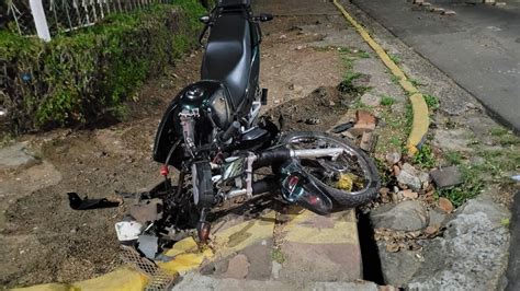 Grave Acidente Deixa Motociclista Ferido Suspeita é De Fratura No Fêmur