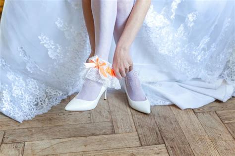 The Bride Putting On Garter Stock Image Image Of Closeup Adult