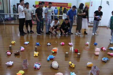学校举办“青春同行 缘来有你”青年联谊活动