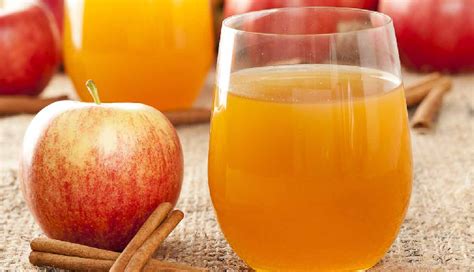 8 Amazing Health Benefits Of Drinking Apple Juice