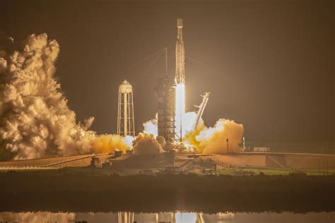 Spacex Falcon Heavy Rocket Launches From Kennedy Space Center Wndb