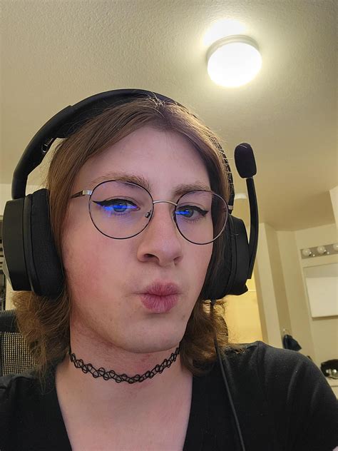 Second Class Outfit It Doesnt Even Feel That Weird To Be Out Like