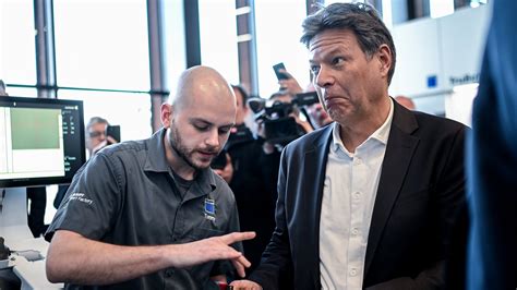 Habeck Warnt Vor Wettlauf Mit Usa Beim Thema Trump Wird Er