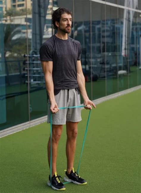 Muscle Up With This Resistance Band Upper Body Workout Mens Fitness