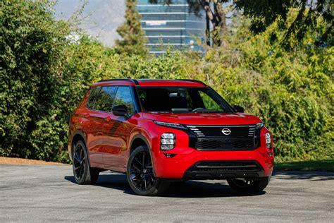 Nissan представляет первый в США плагин гибрид обновленный Rogue Phev