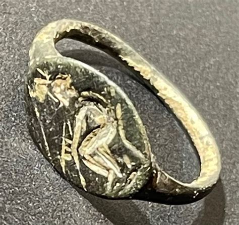 Antigua Grecia Bronce Anillo De Sello Intacto Con Una Imagen De Apolo