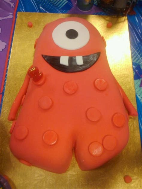 Muno Birthday Cake