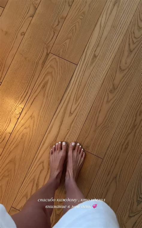 Adel Veigels Feet
